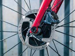 Rim Brakes vs. Disk Brakes - Urban Cycling Apparel